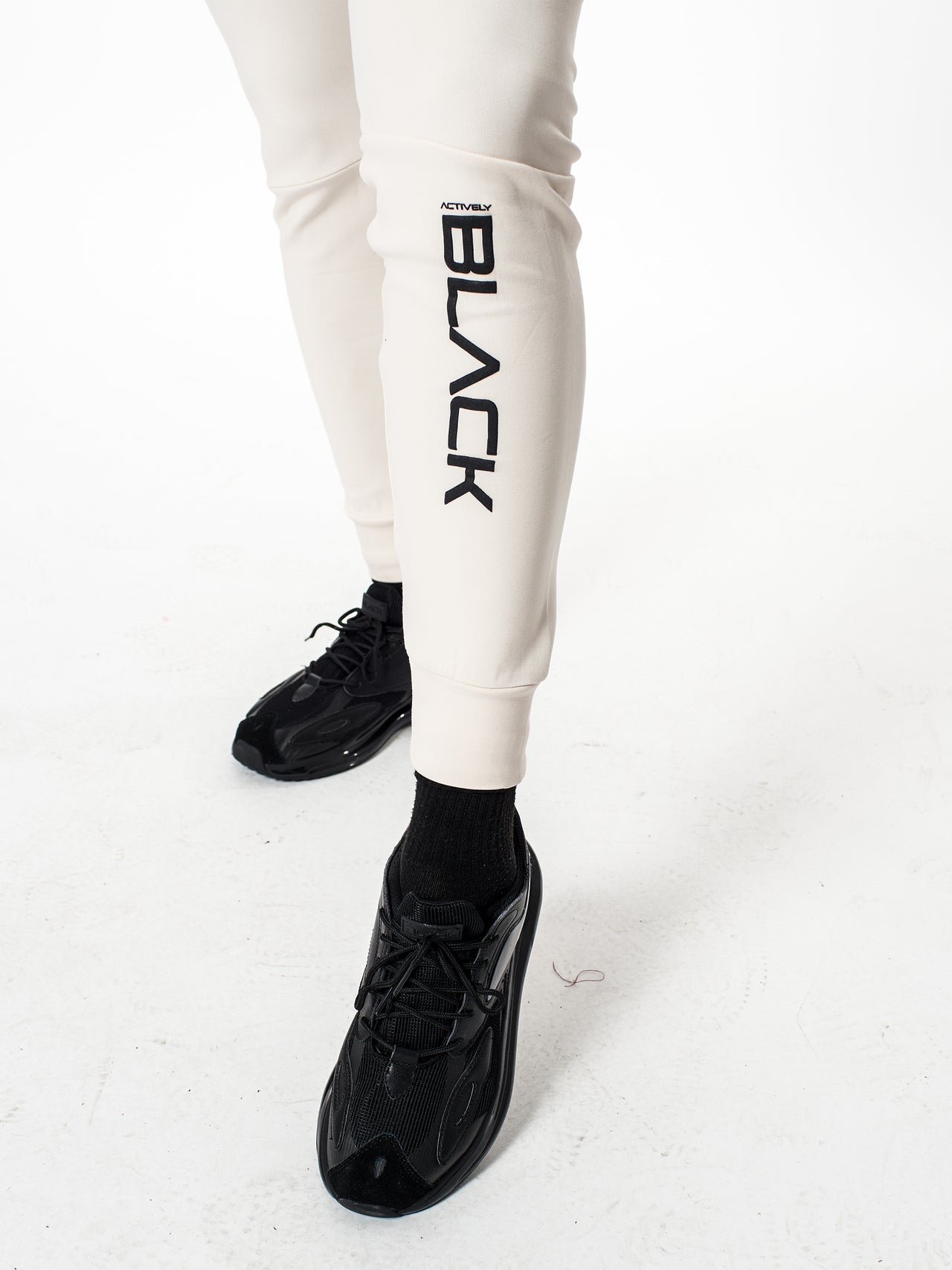 Unisex Performance Tech Color Joggers – Actively Black Athleisure Wear